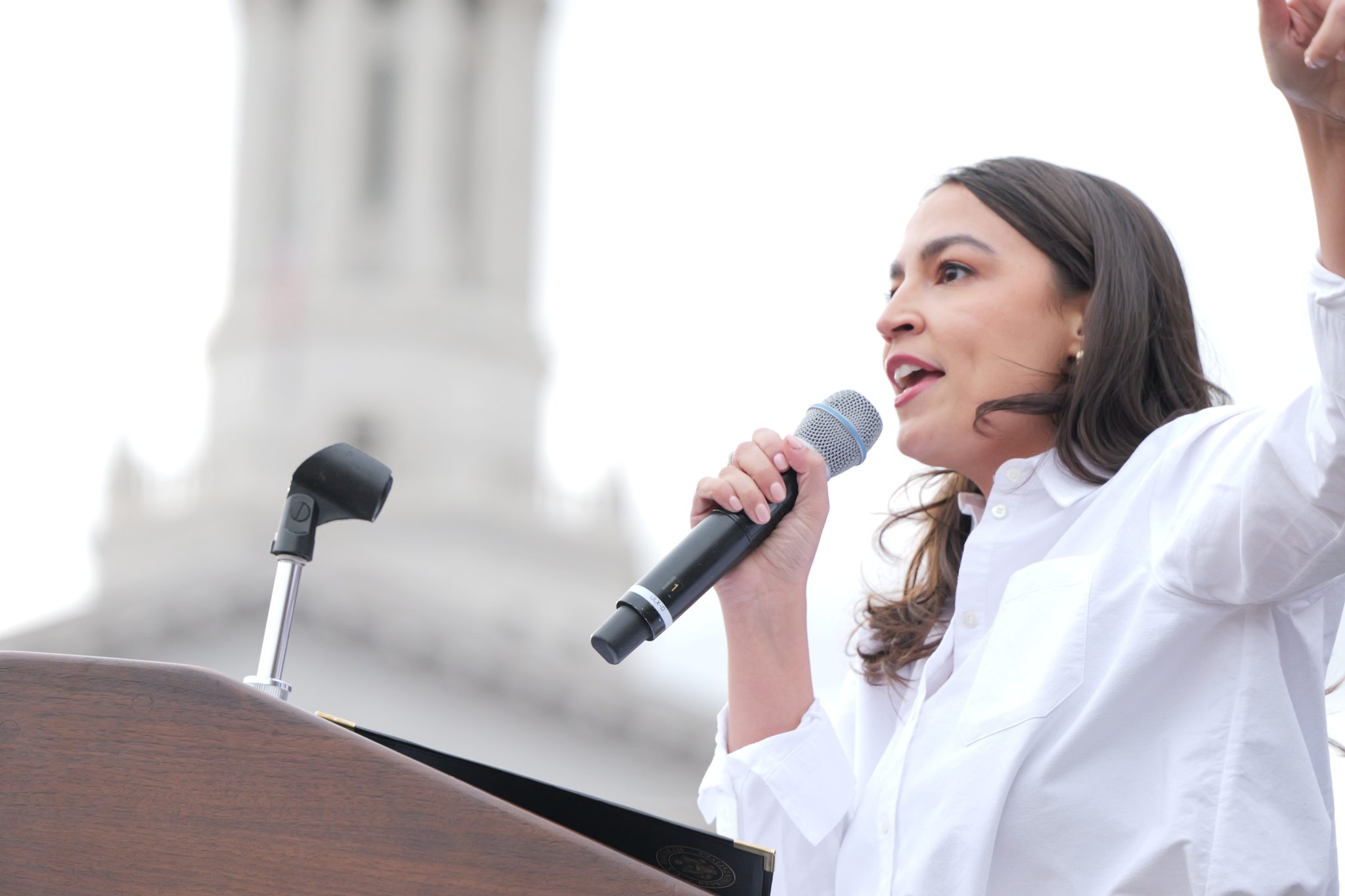 Sanders and AOC Draw Largest Crowd For a Political Rally in Colorado ...