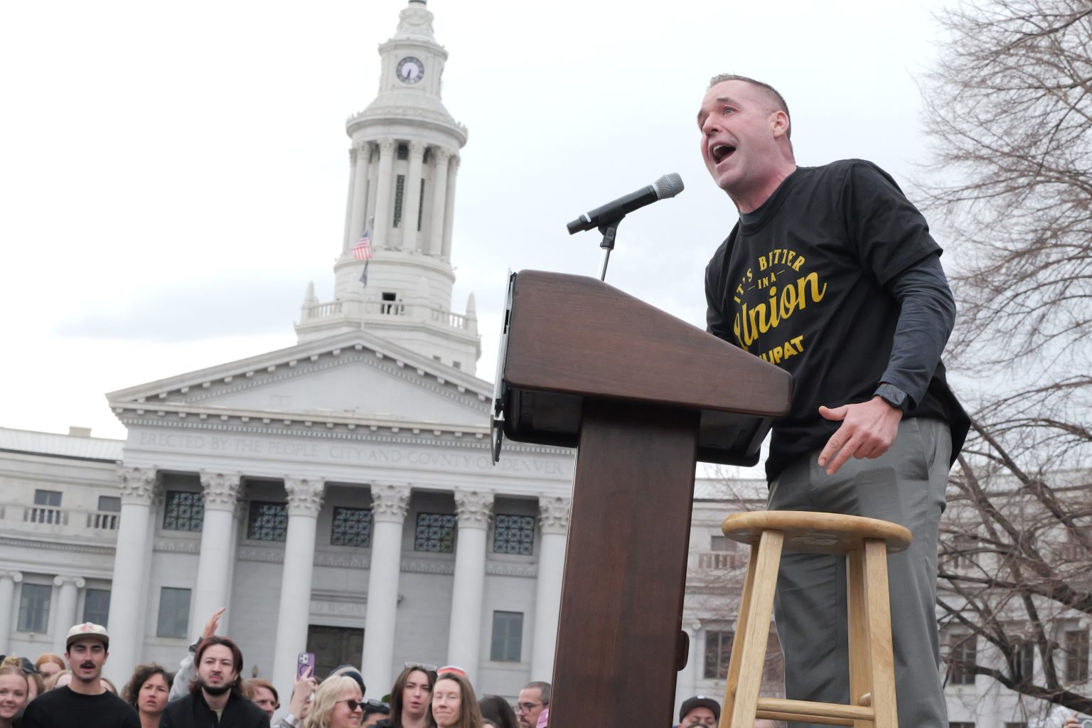 Sanders and AOC Draw Largest Crowd For a Political Rally in Colorado ...
