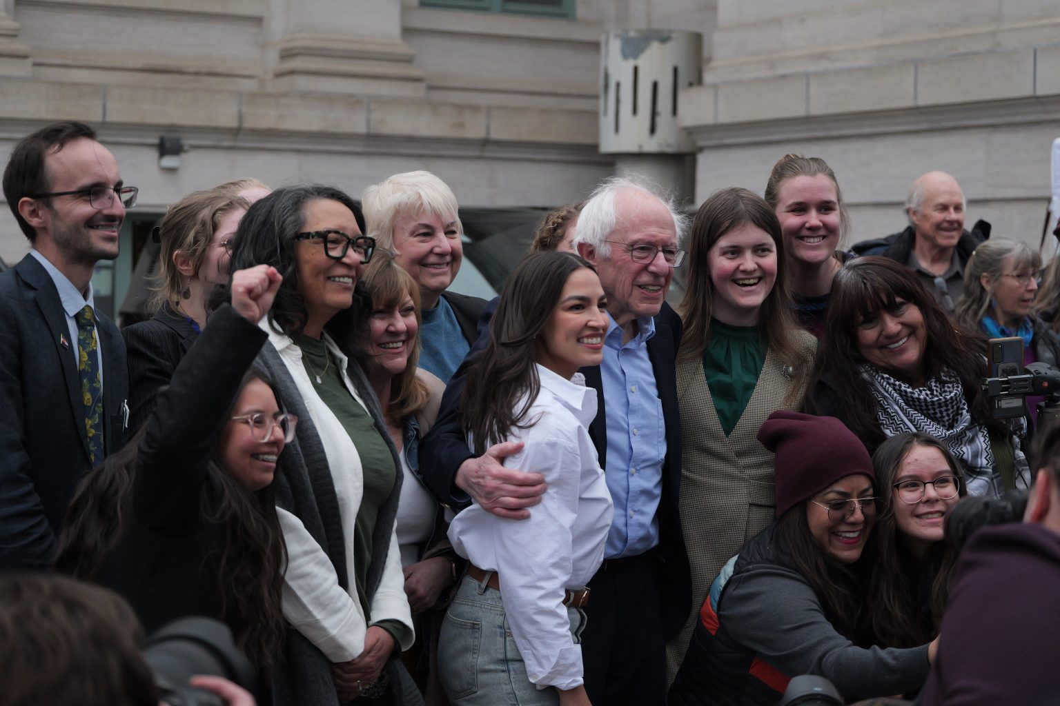 Sanders and AOC Draw Largest Crowd For a Political Rally in Colorado ...